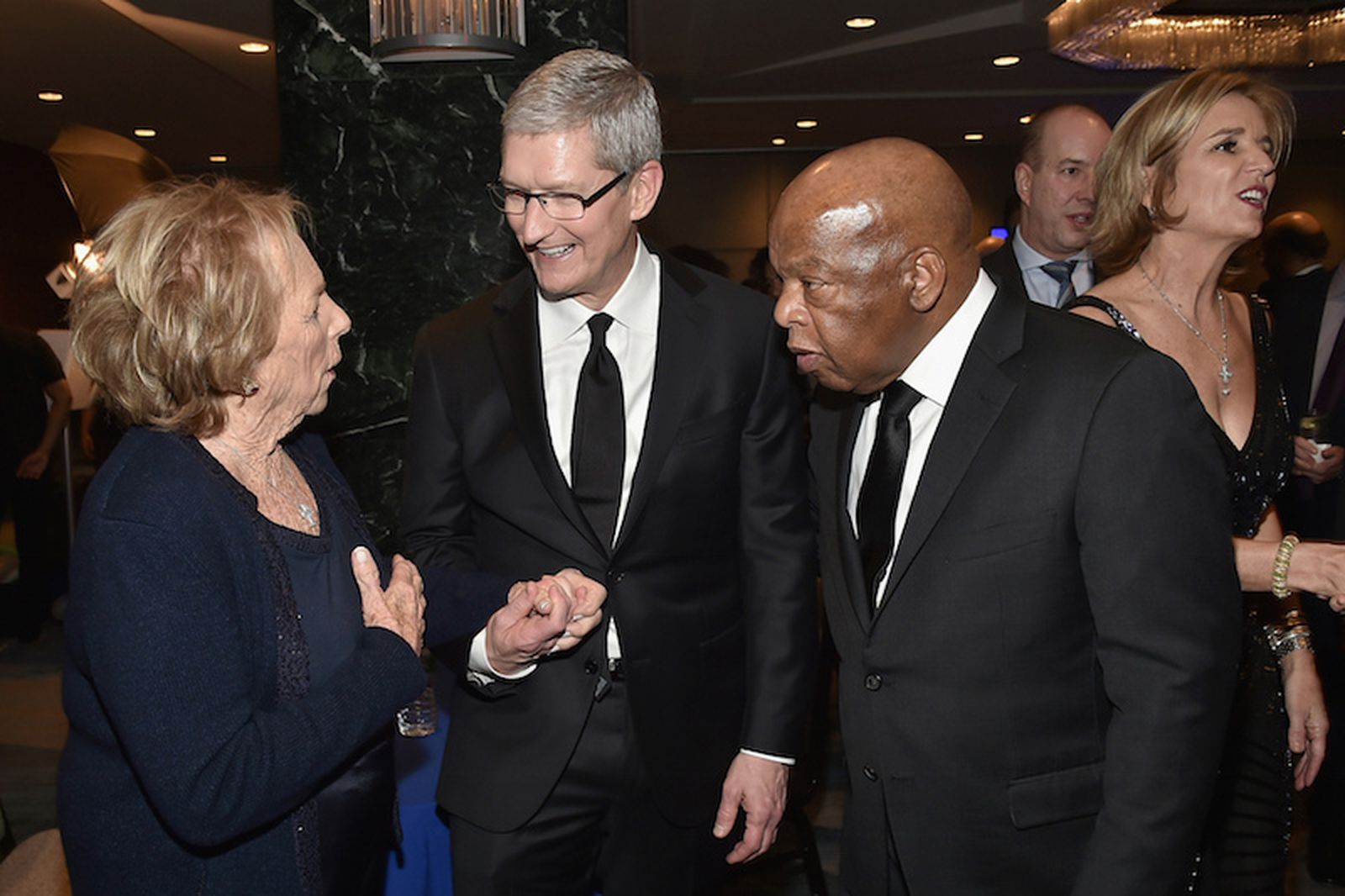 Tim Cook Accepts 2015 Ripple of Hope Award at RFK Center for Justice ...