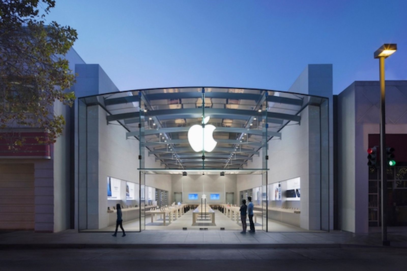 Apple Retail Update: Palo Alto Temporarily Closed, Fifth Avenue ...
