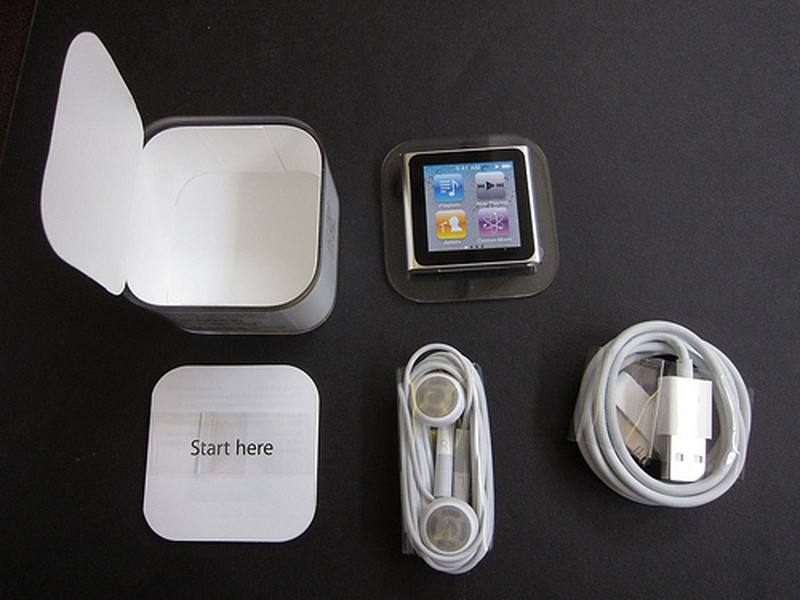 Unboxing Photos of Apple's New iPod Nano and iPod Touch - MacRumors