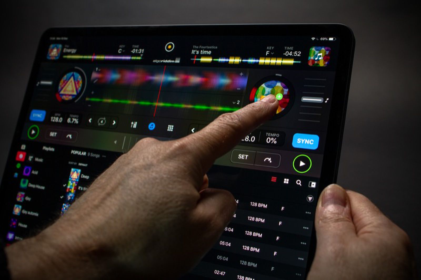 Algoriddim's djay for iOS Goes Free With Optional Pro Subscription ...