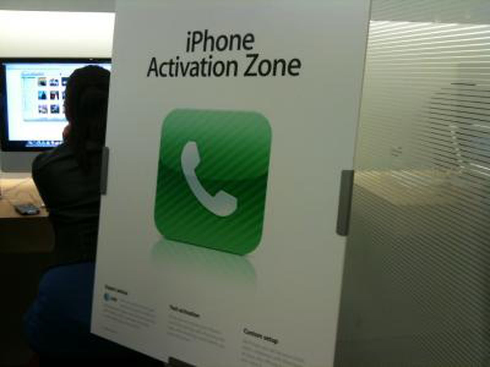 Apple 'iPhone Activation Zones' Rolled Out in Retail Stores - MacRumors