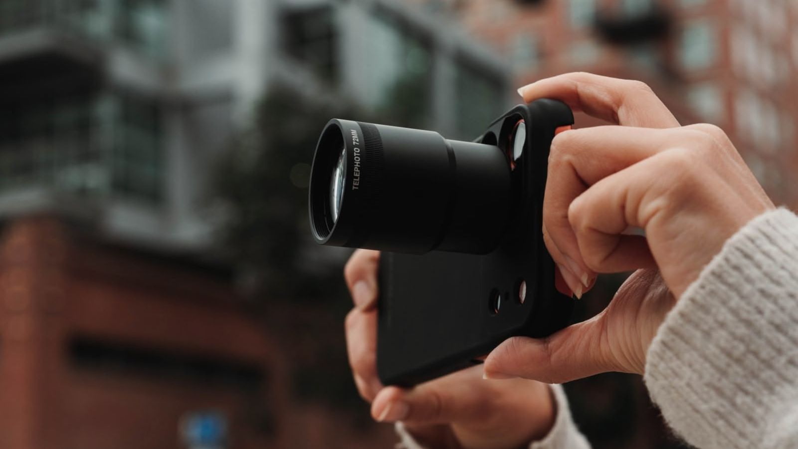 iPhone 17 Pro Gets 24x Zoom With Sandmarc's New Tetraprism Lens - MacRumors