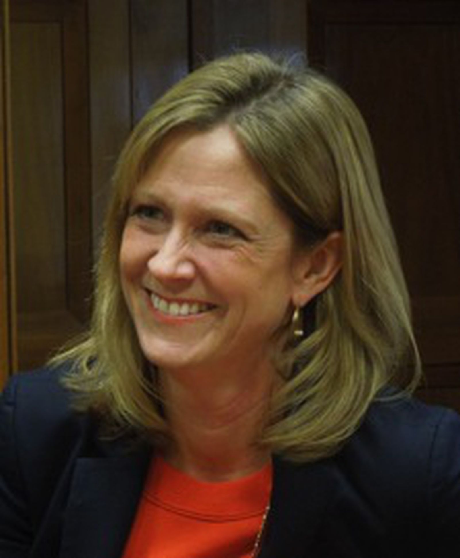 Apple Hires Former Senate Staffer as New Lobbyist in Washington - MacRumors