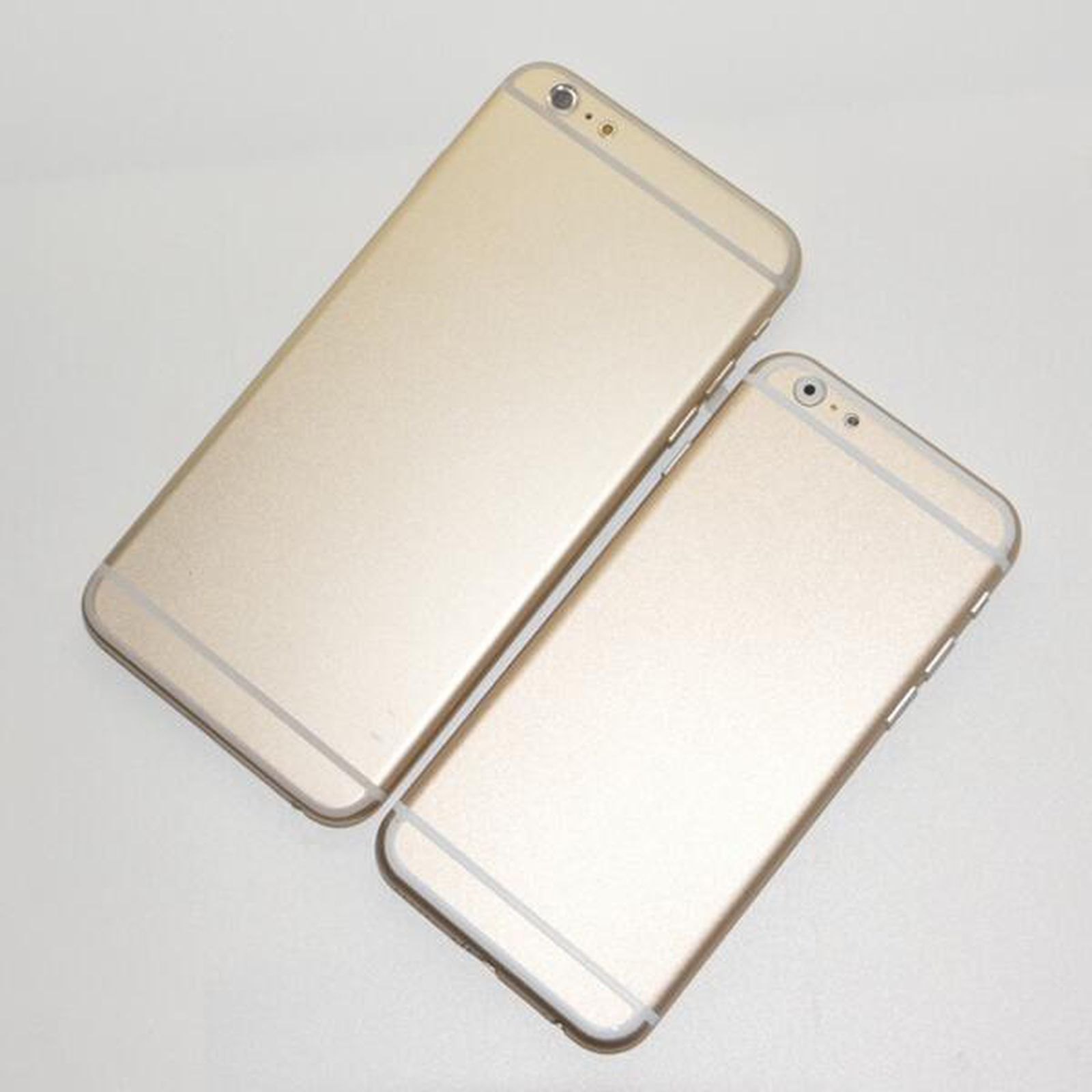 Photos of 4.7-Inch and 5.5-Inch iPhone 6 Models - MacRumors