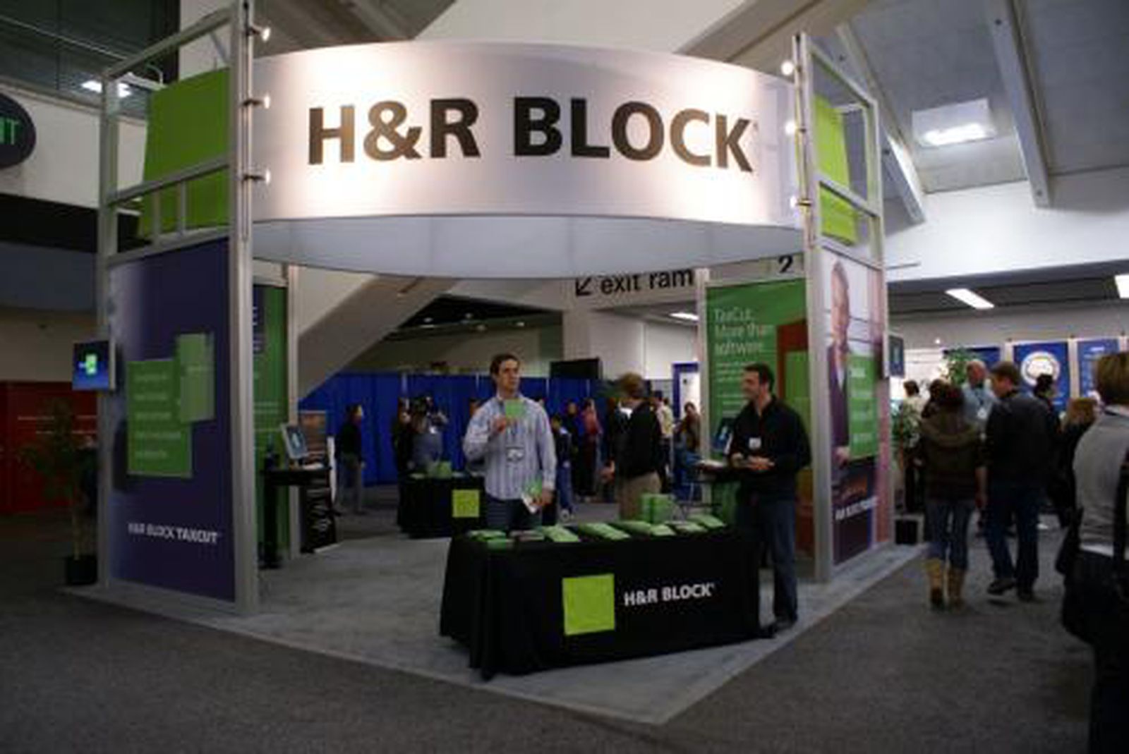 H&R Block Demos 2008 TaxCut - MacRumors