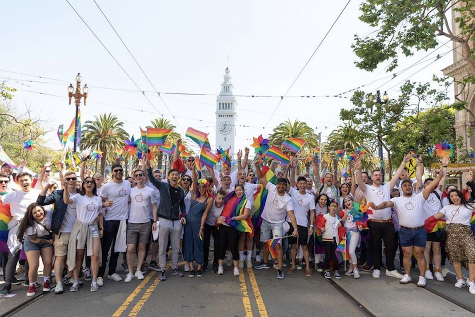 Apple Marches in San Francisco Pride Parade - MacRumors