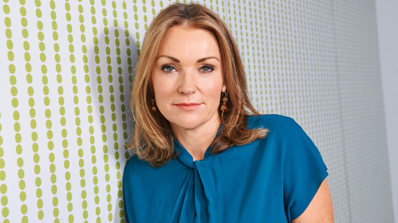 Apple Expands TV Efforts in Europe With Hiring of Channel 4 Alum Jay ...