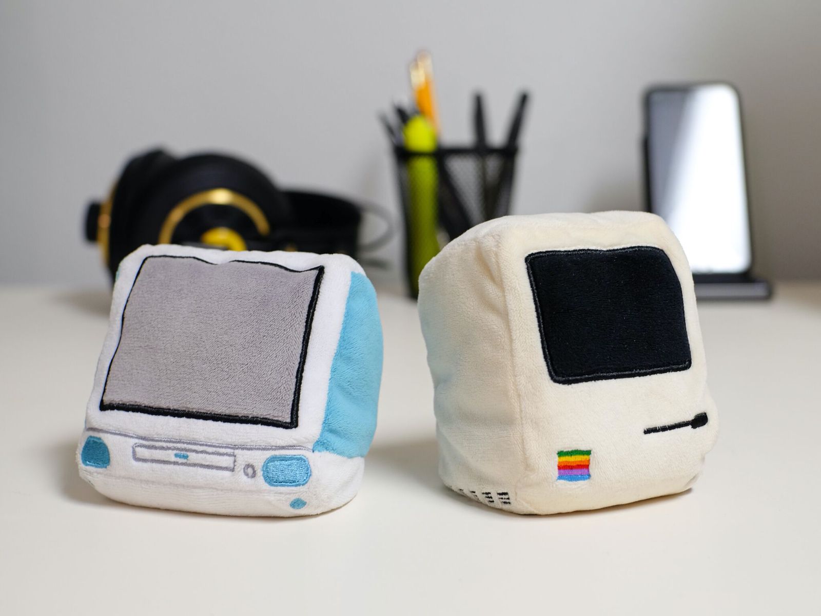 Throwboy Launches New 'Pocket Pillows' Featuring Original Macintosh and ...