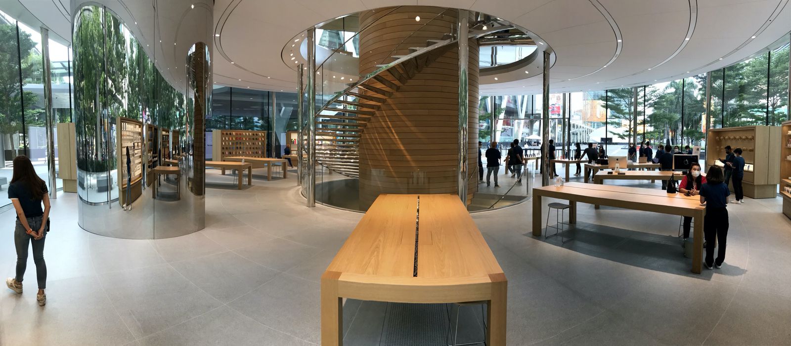 Take a Look Inside Apple's New Retail Store in Bangkok - MacRumors