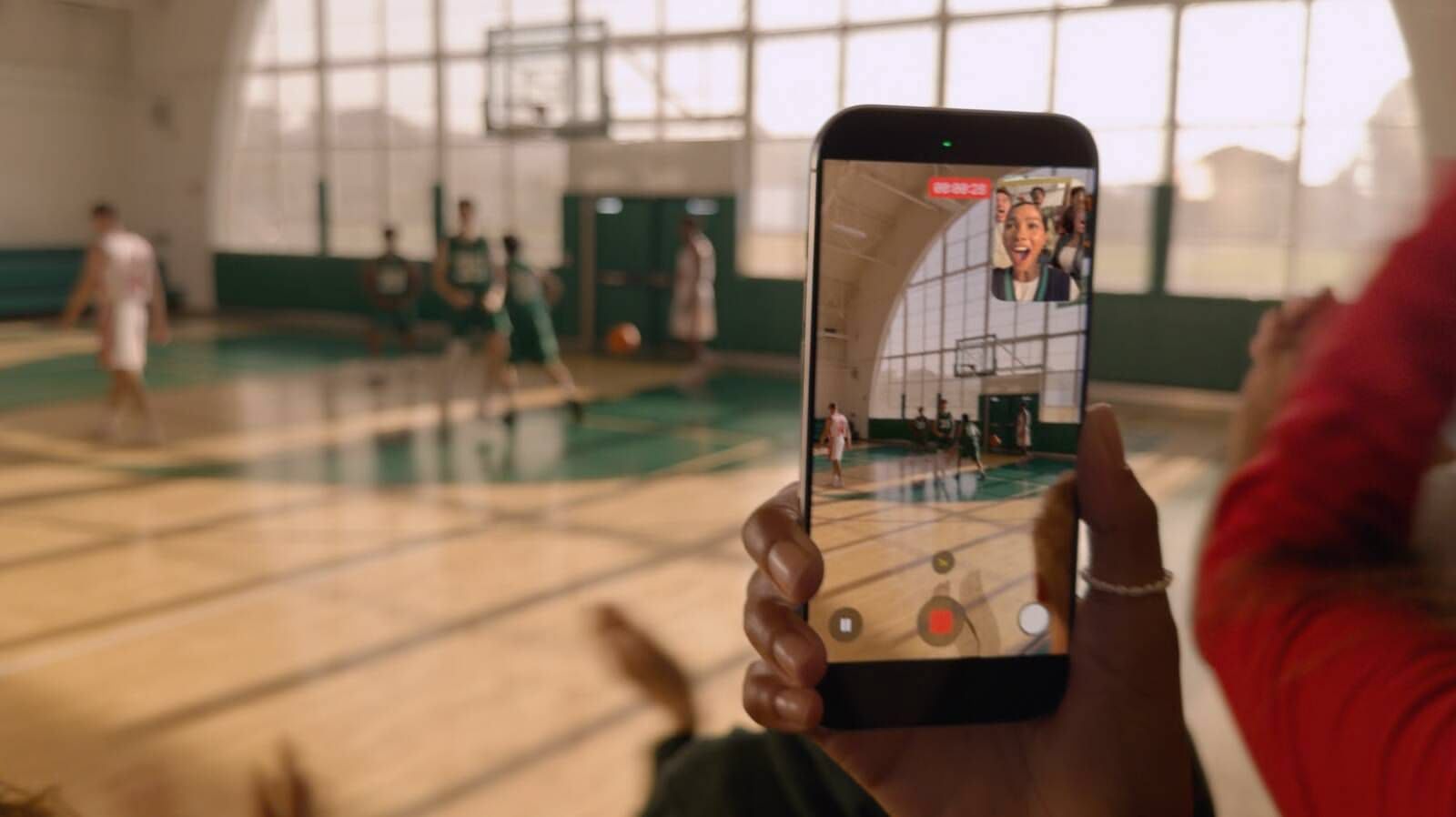 iPhone 17: Using the New Dual Capture Video Feature - MacRumors