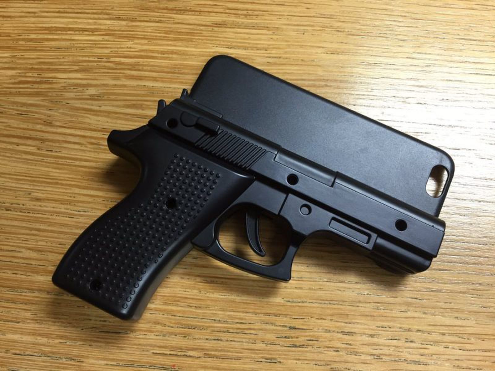 Man Could Face Charges for Carrying iPhone Gun Case in London Airport ...