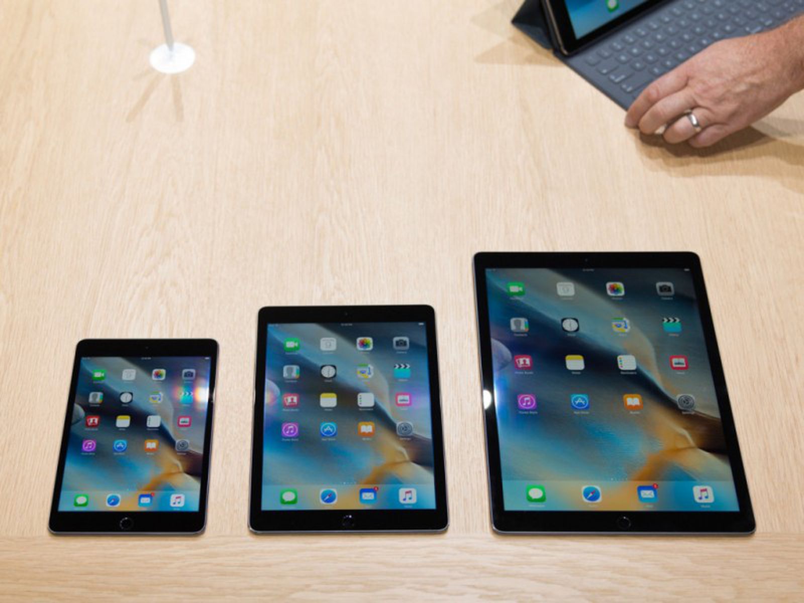 iPad Pro First Impressions: Surprisingly Light, But Screen Size May Be ...