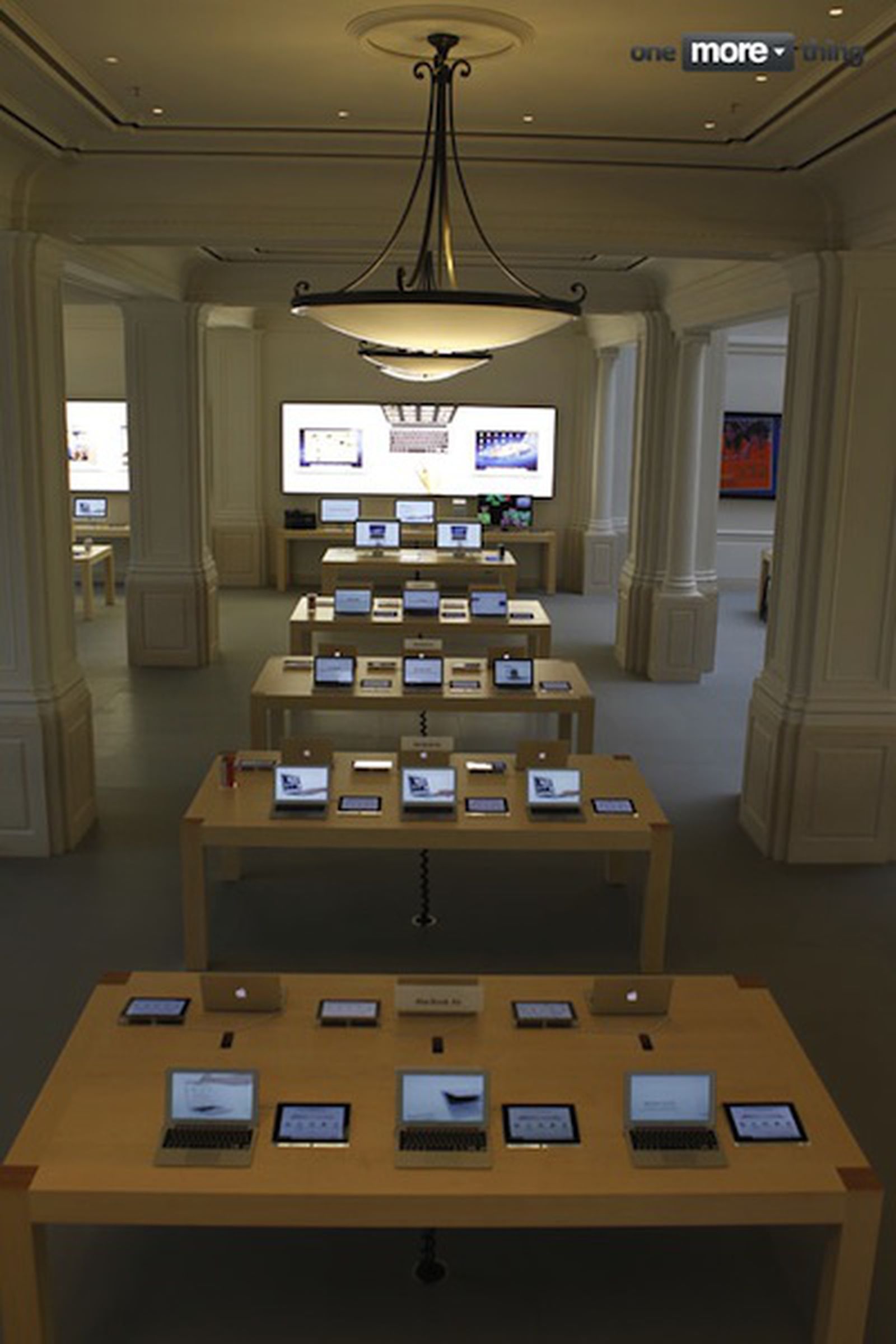 Inside Apple's New Amsterdam Retail Store - MacRumors