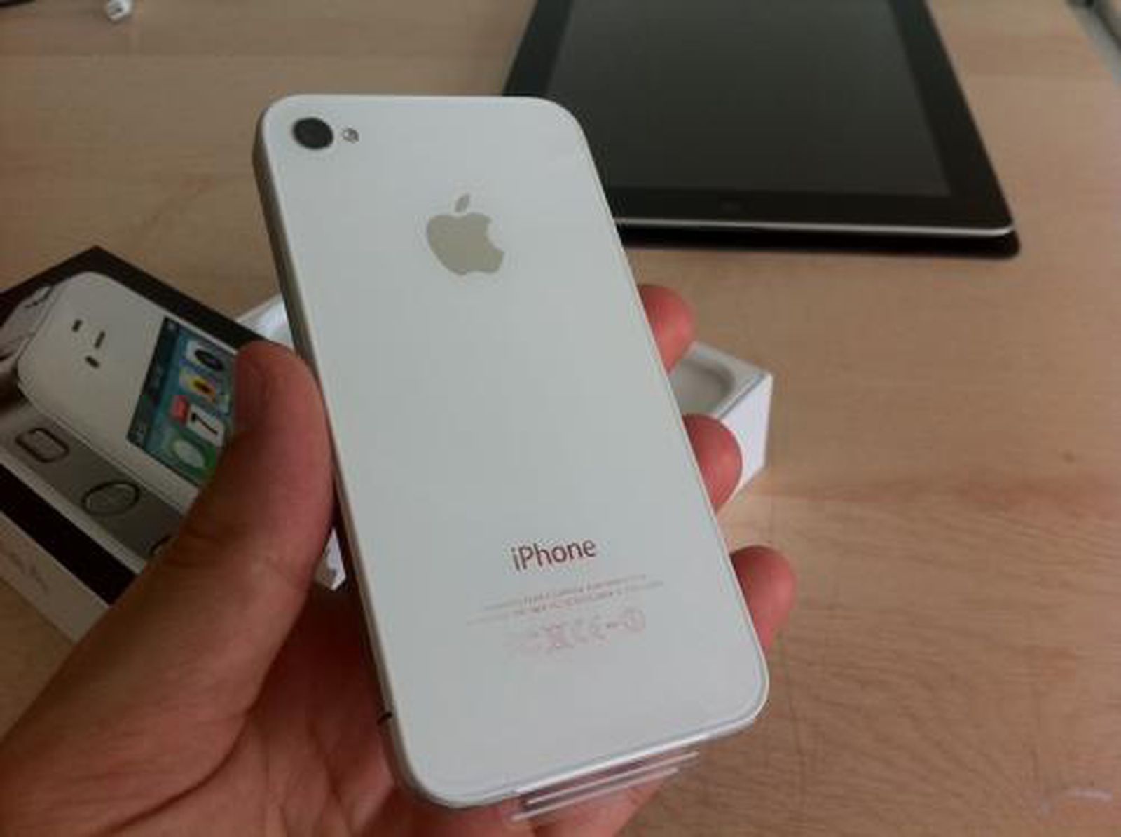 Another White iPhone 4 Sold in Belgium [Updated] - MacRumors