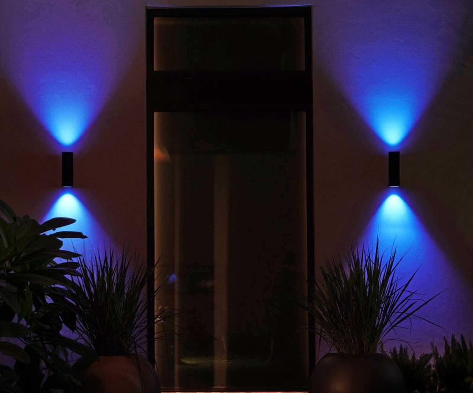 CES 2020: Philips Hue Line Gaining New Outdoor Lights and HDMI Sync Box ...