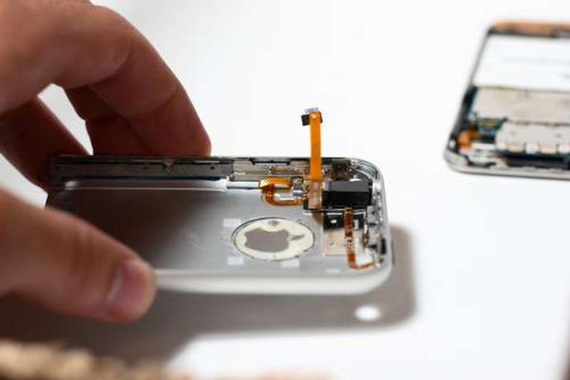 How to Replace the iPhone Enclosure - MacRumors