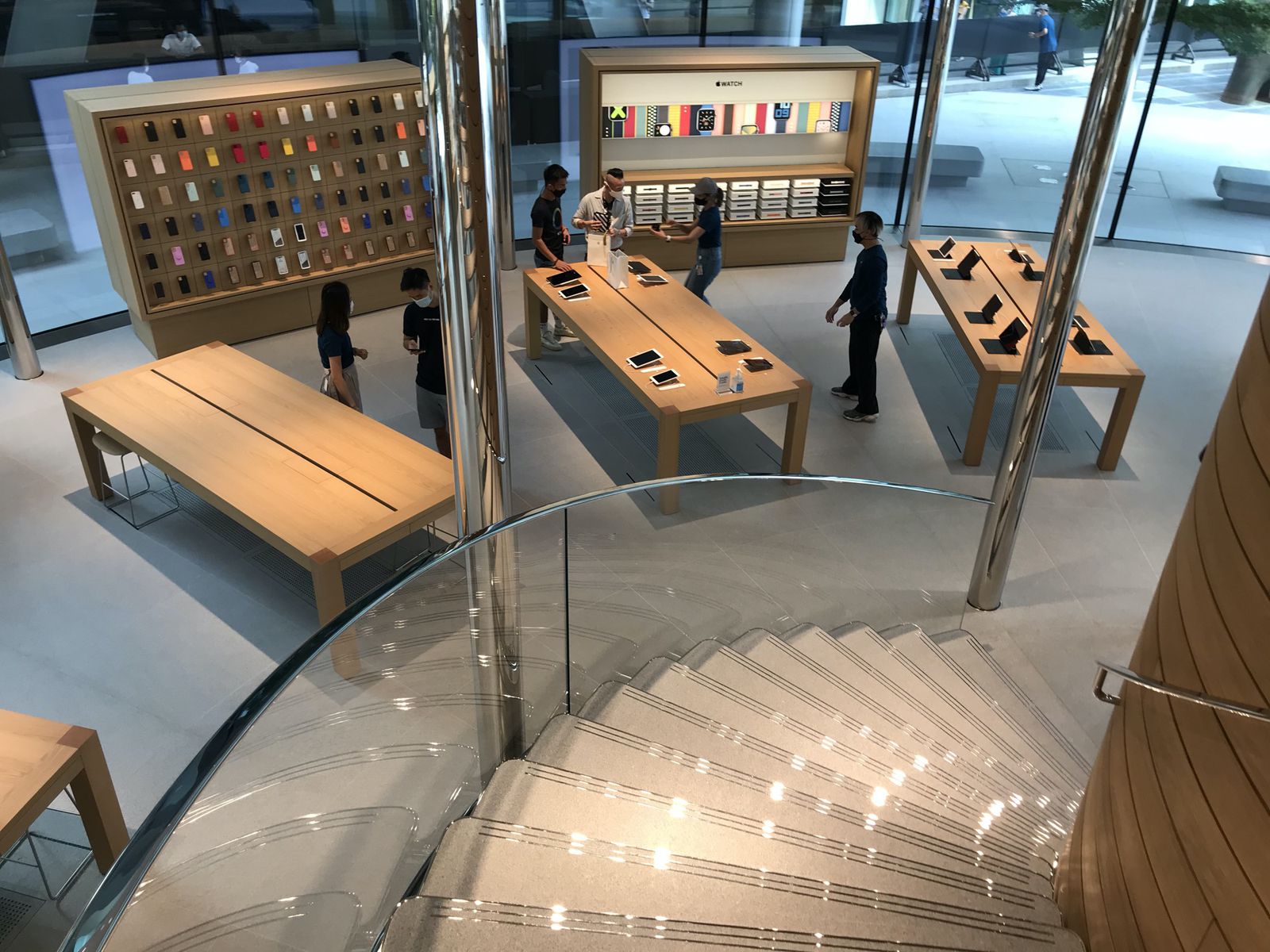 Take a Look Inside Apple's New Retail Store in Bangkok - MacRumors