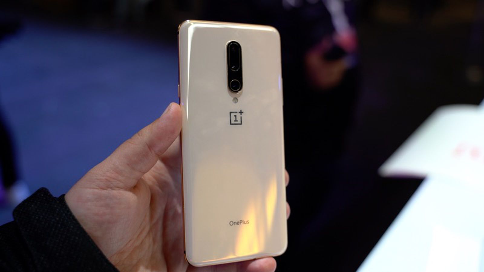Hands-On With the OnePlus 7 Pro's New Pop-Up Camera and Bezel-Free ...