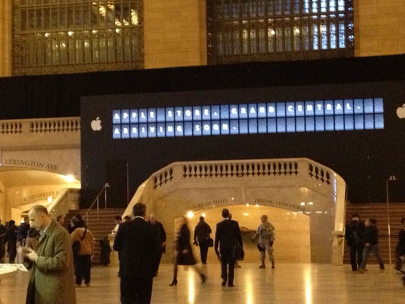 Apple Posts Digital Sign at Grand Central Store: "Arriving Soon ...