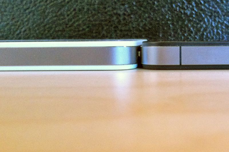 White iPhone 4 Slightly Thicker Than Black iPhone 4 [Updated] - MacRumors
