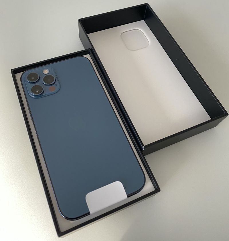 First Impressions From New iPhone 12 and 12 Pro Owners - MacRumors