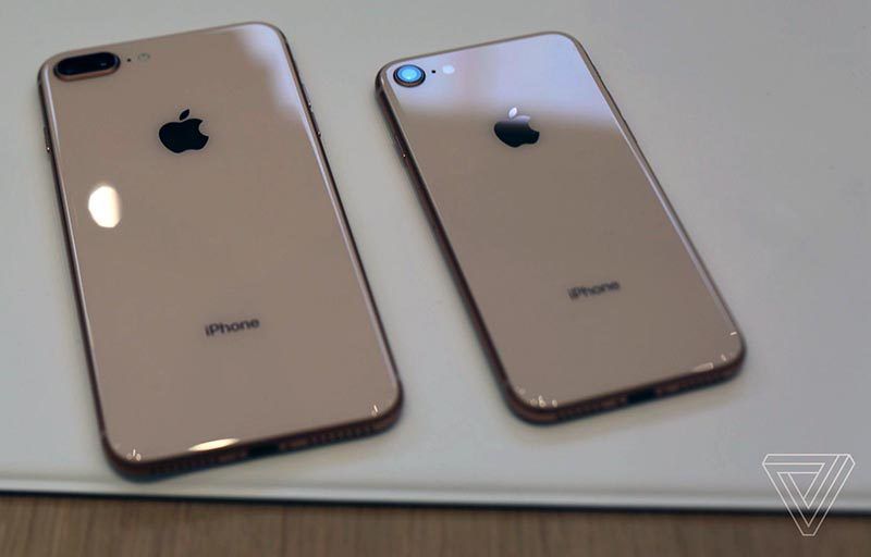 Hands-On With Apple's New Glass-Backed iPhone 8 and iPhone 8 Plus ...
