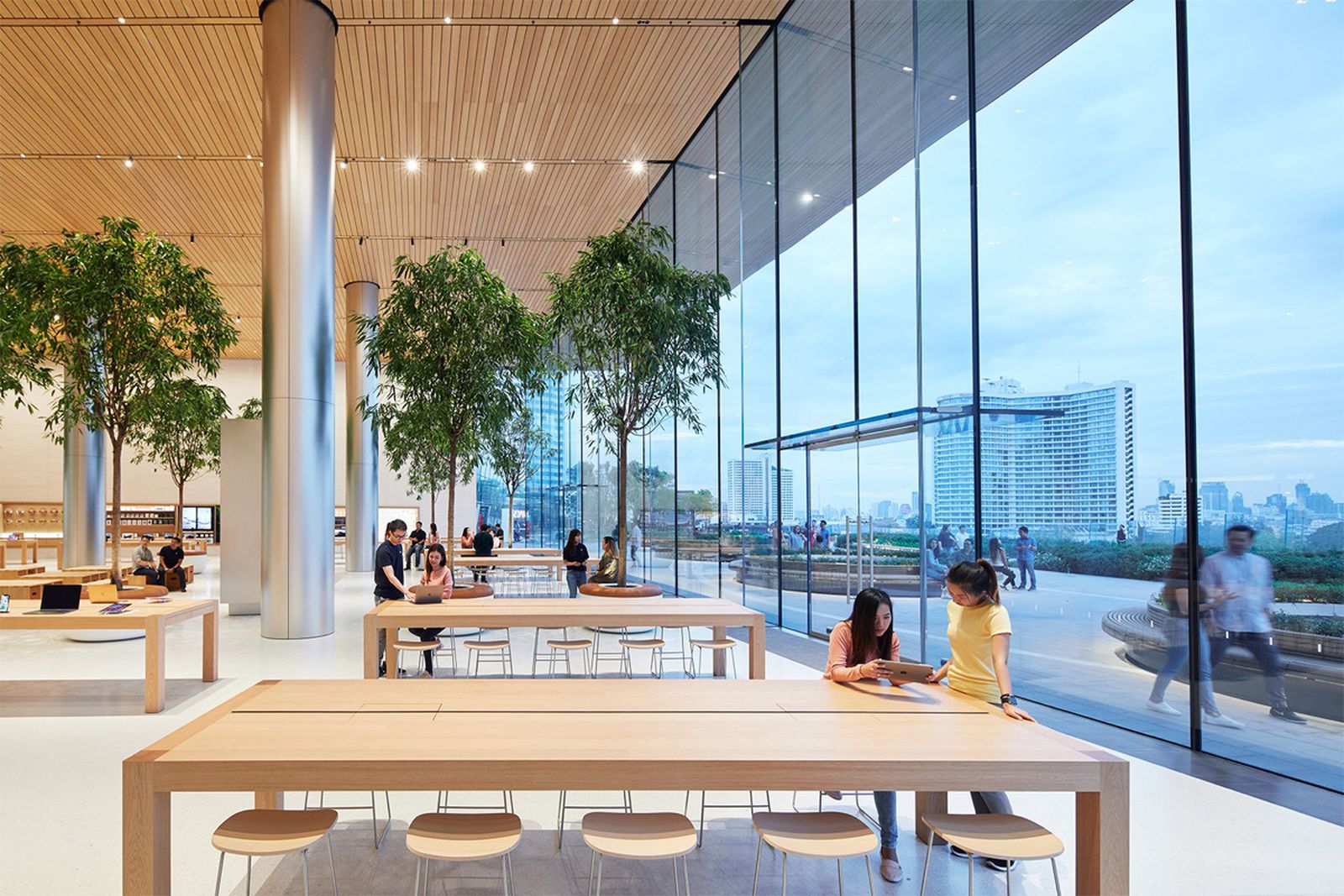 Apple Retail Employees Vent Frustrations About Stores Becoming Less ...