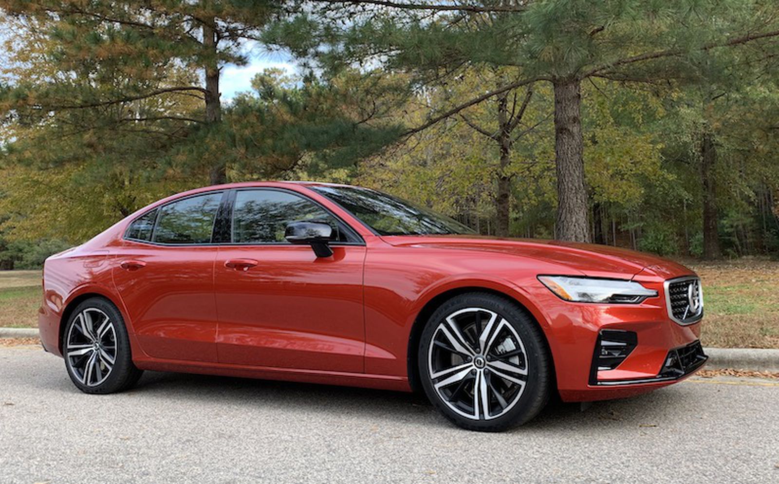 Review: Volvo's 2019 S60 Sedan Offers a Striking Sensus Infotainment ...