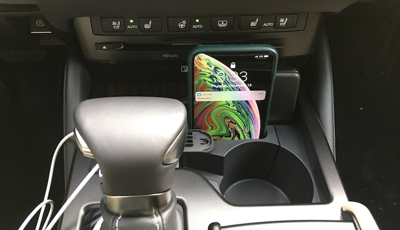 Review: 2019 Lexus ES Features Optional Widescreen CarPlay, but Remote ...