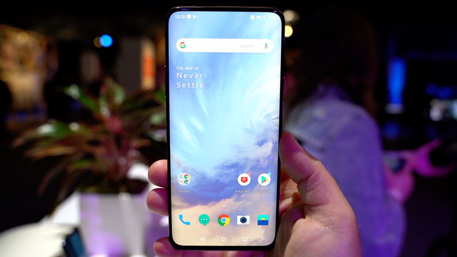 Hands-On With the OnePlus 7 Pro's New Pop-Up Camera and Bezel-Free ...
