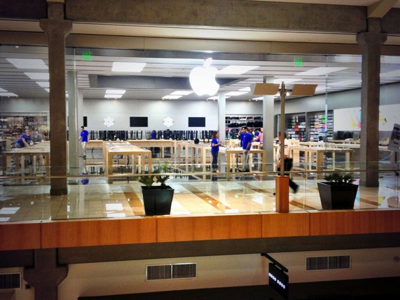 Apple Now Allowed to Trademark Apple Store Layout in Europe - MacRumors