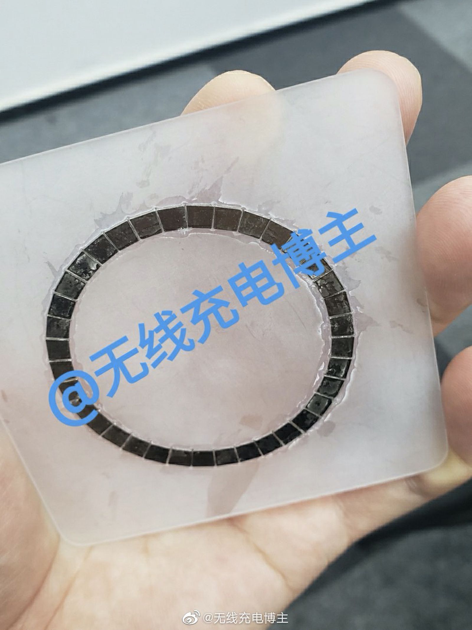 Alleged 'iPhone 12' Images Depict Circular Array of Magnets in Chassis ...