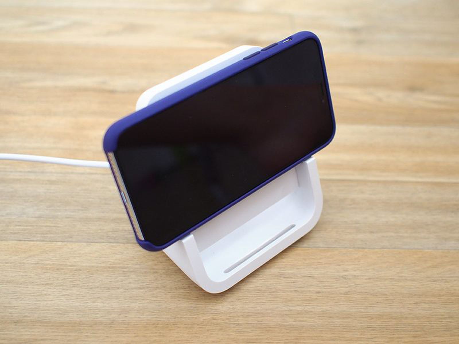 Logitech POWERED Wireless Charging Stand Review - MacRumors