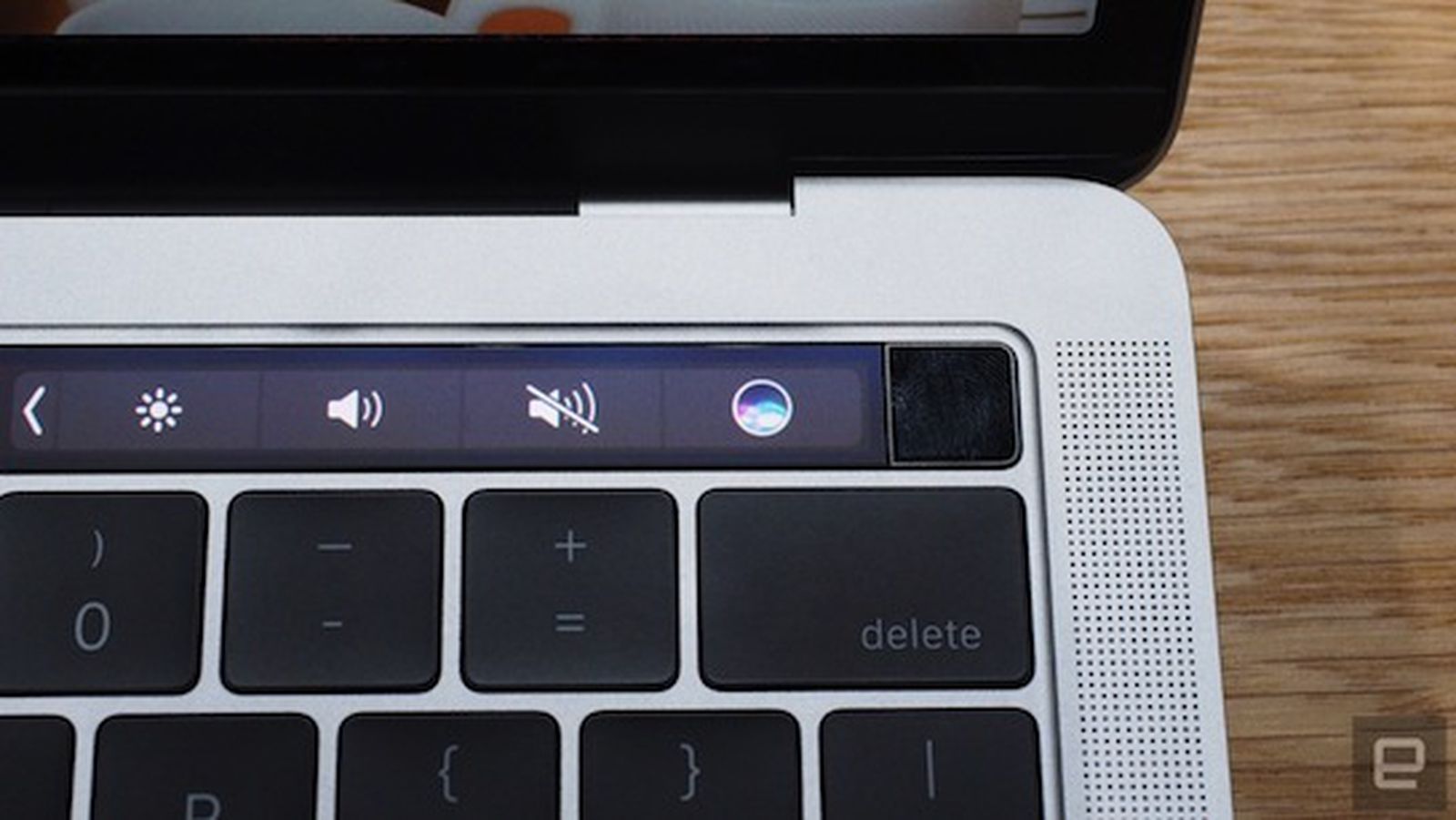 Roundup: Hands-On With Touch Bar on New MacBook Pros - MacRumors