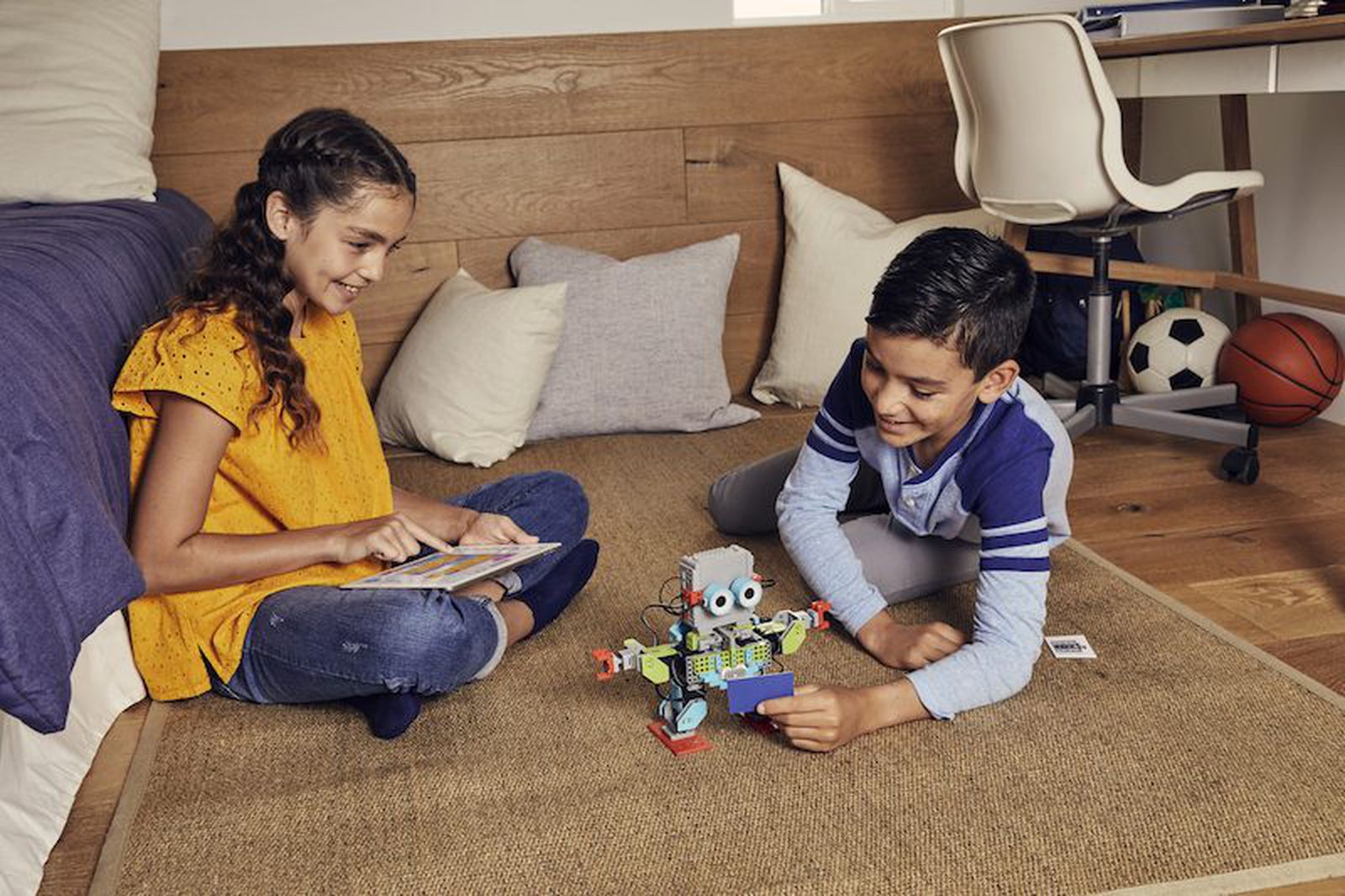 MeeBot 2.0 Programmable Robot for Kids Available Exclusively at Select ...