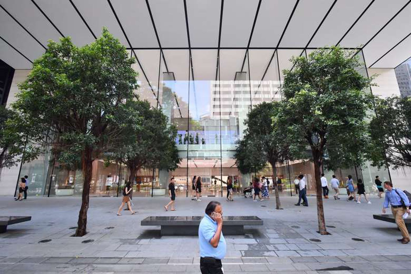 Apple Orchard Road in Singapore Officially Opens to the Public - MacRumors