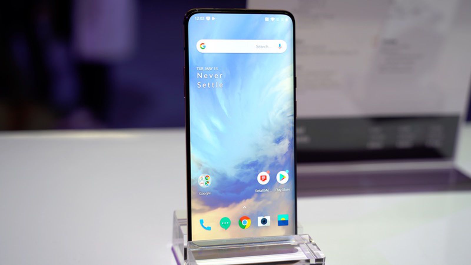 Hands-On With the OnePlus 7 Pro's New Pop-Up Camera and Bezel-Free ...