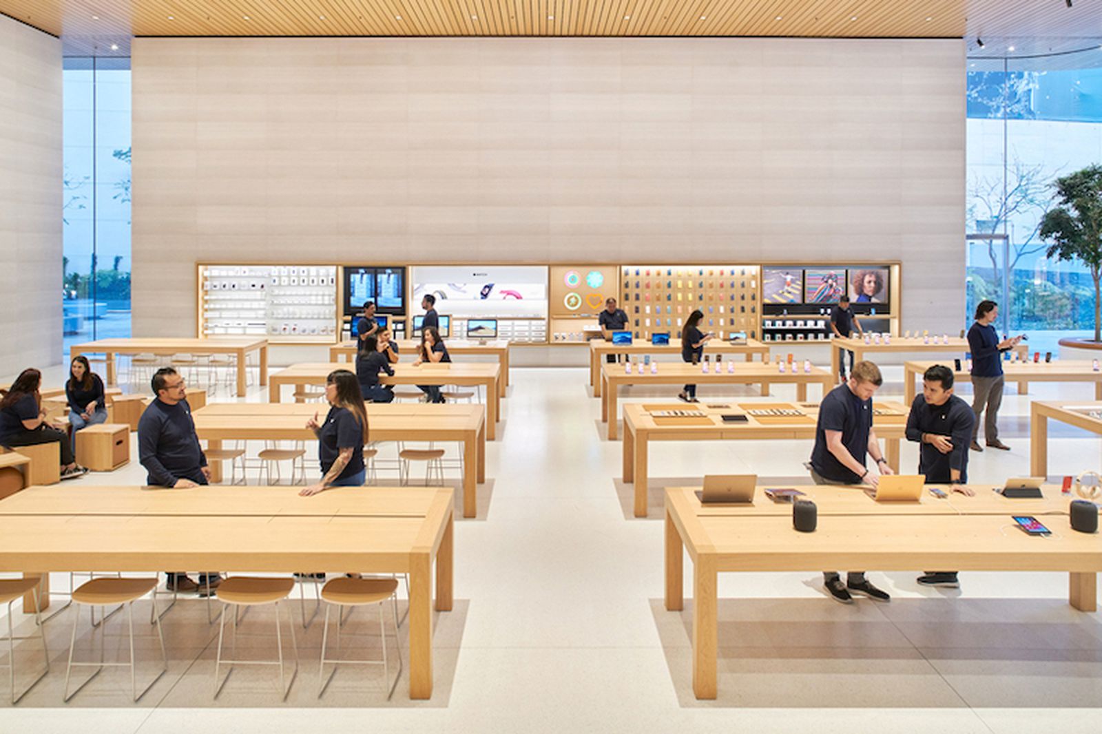 Apple Previews Latest Mexico City Store With Large Sliding Glass Doors ...