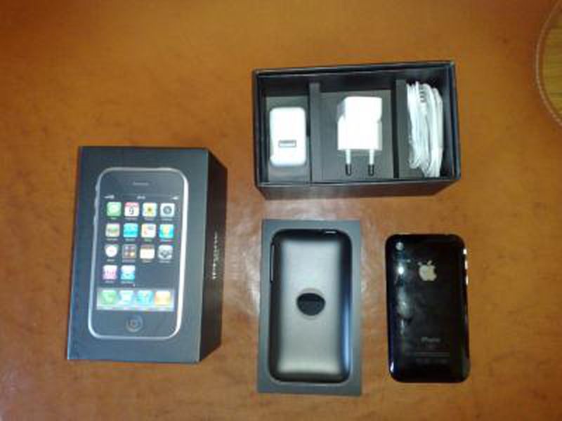 iPhone 3G Unboxing Photos [Updated] - MacRumors