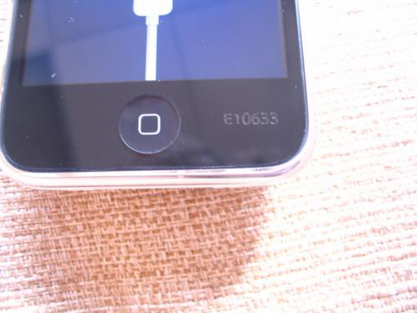 Prototype iPhone 3GS on eBay? (No, No Matte Case) [Updated] - MacRumors