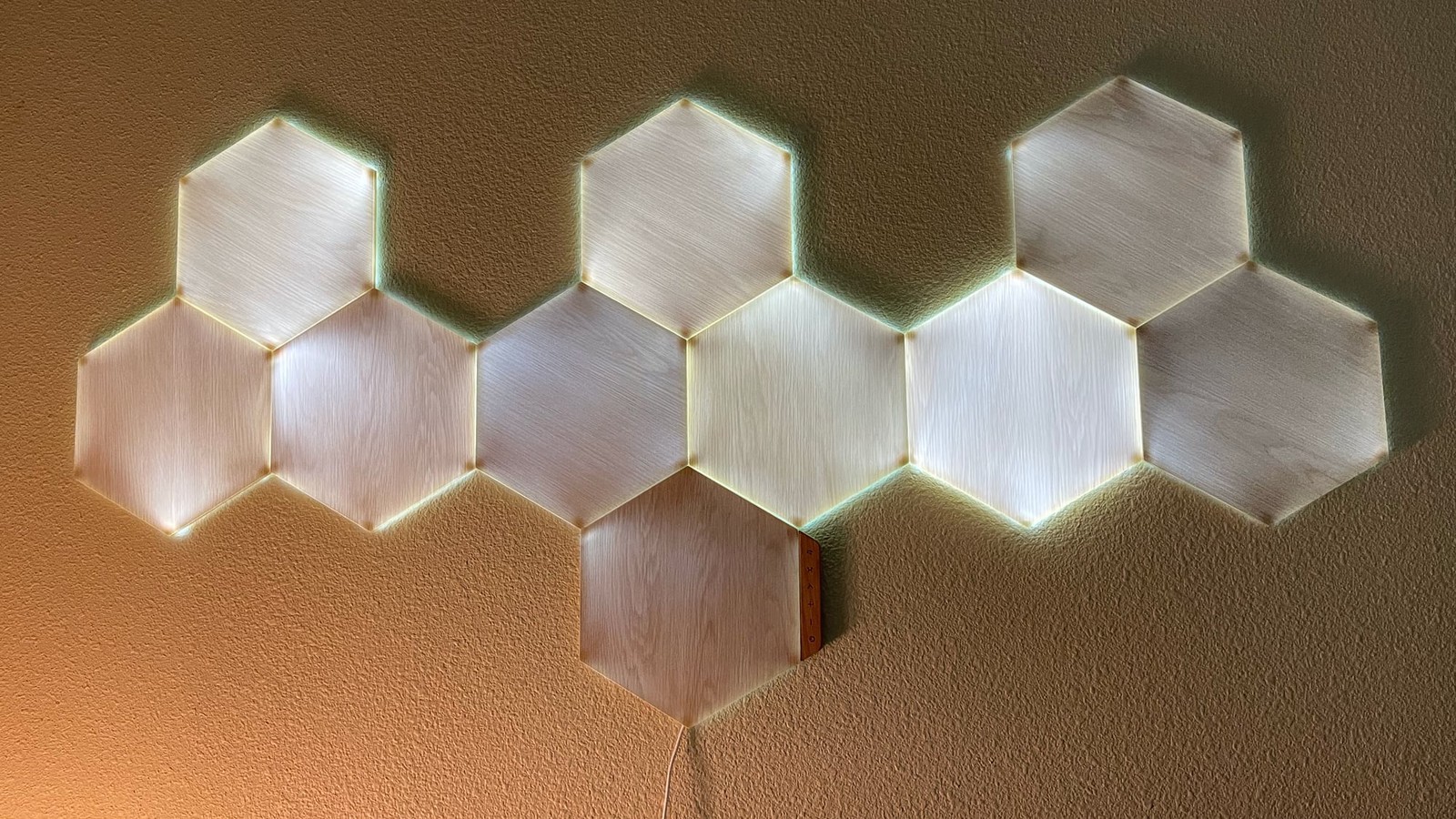 Sedar Link: Review: Nanoleaf's Wood-Style Hexagons Add Attractive ...
