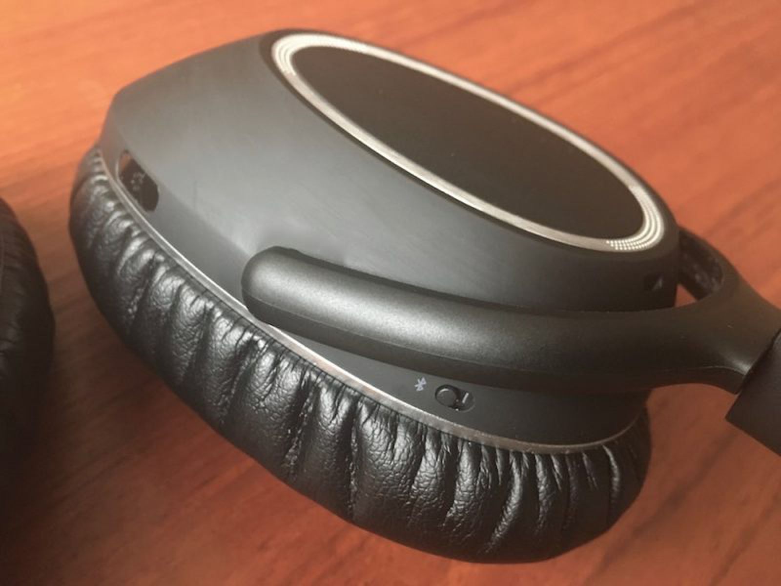 Review: Sennheiser's PXC 550 Wireless Headphones Should Put Bose on ...