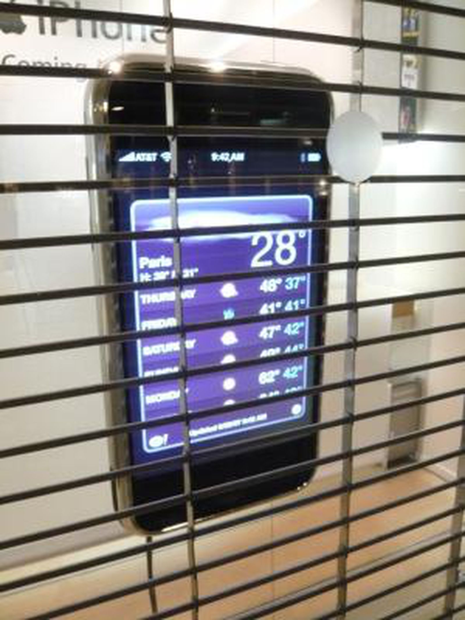 Apple iPhone Displays at Apple Stores (and AT&T Stores) [Updatedx3 ...