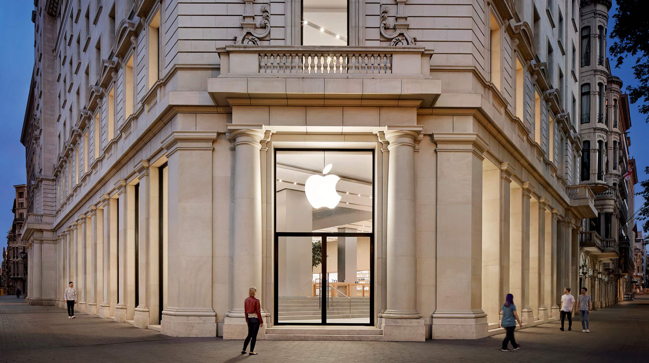 Apple's Beautiful Store in Barcelona Will Be Temporarily Closed Soon ...