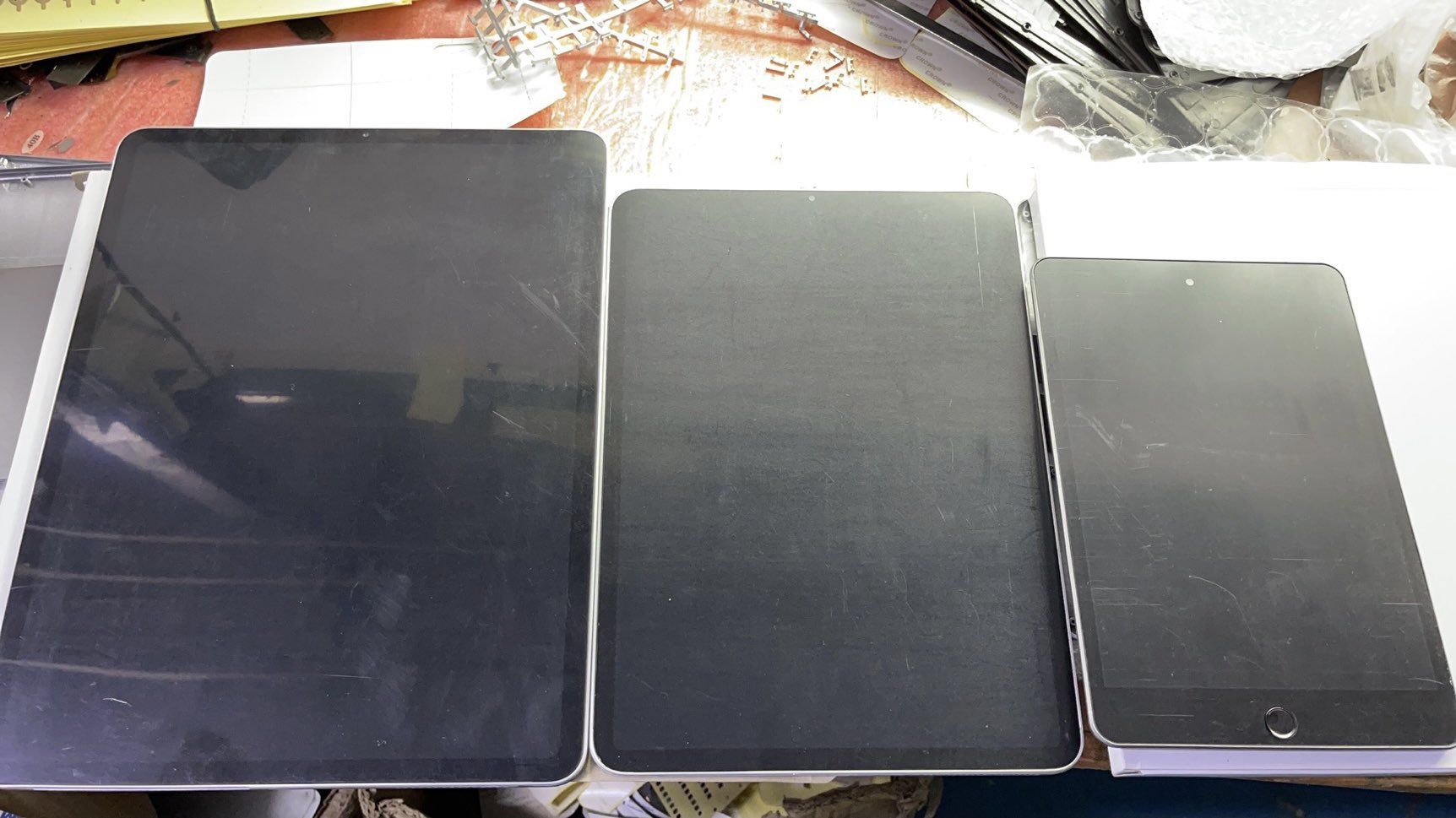 Leaked Dummy Units Show iPad Mini 6 With Thick Bezels and Home Button ...