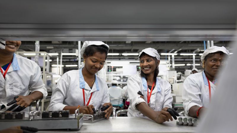 Apple Now Makes One in Four iPhones in India - MacRumors