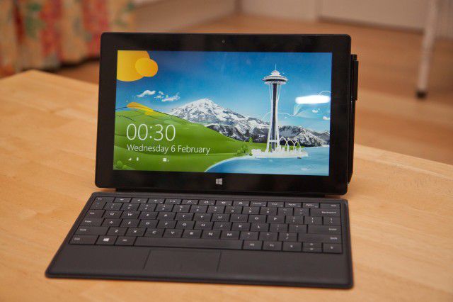 First Reviews of Microsoft Surface Pro: Good Display, Full Windows 8 ...