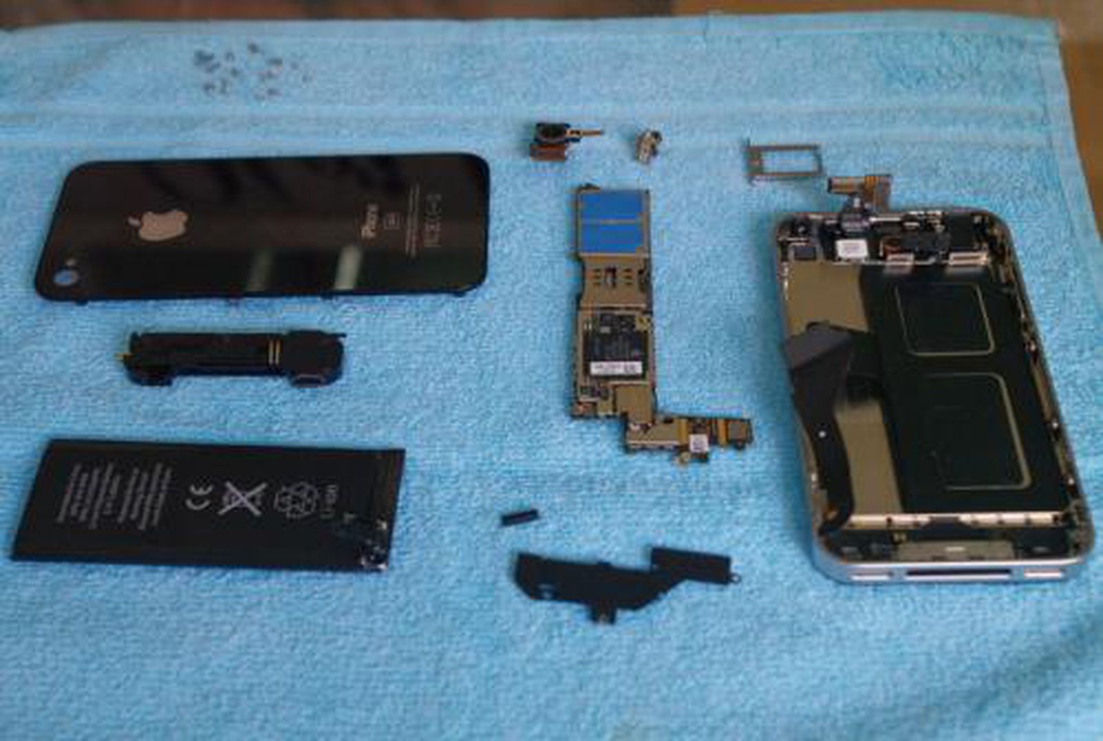 Apple Lost Another 4th Generation iPhone? New Photos of Prototype ...