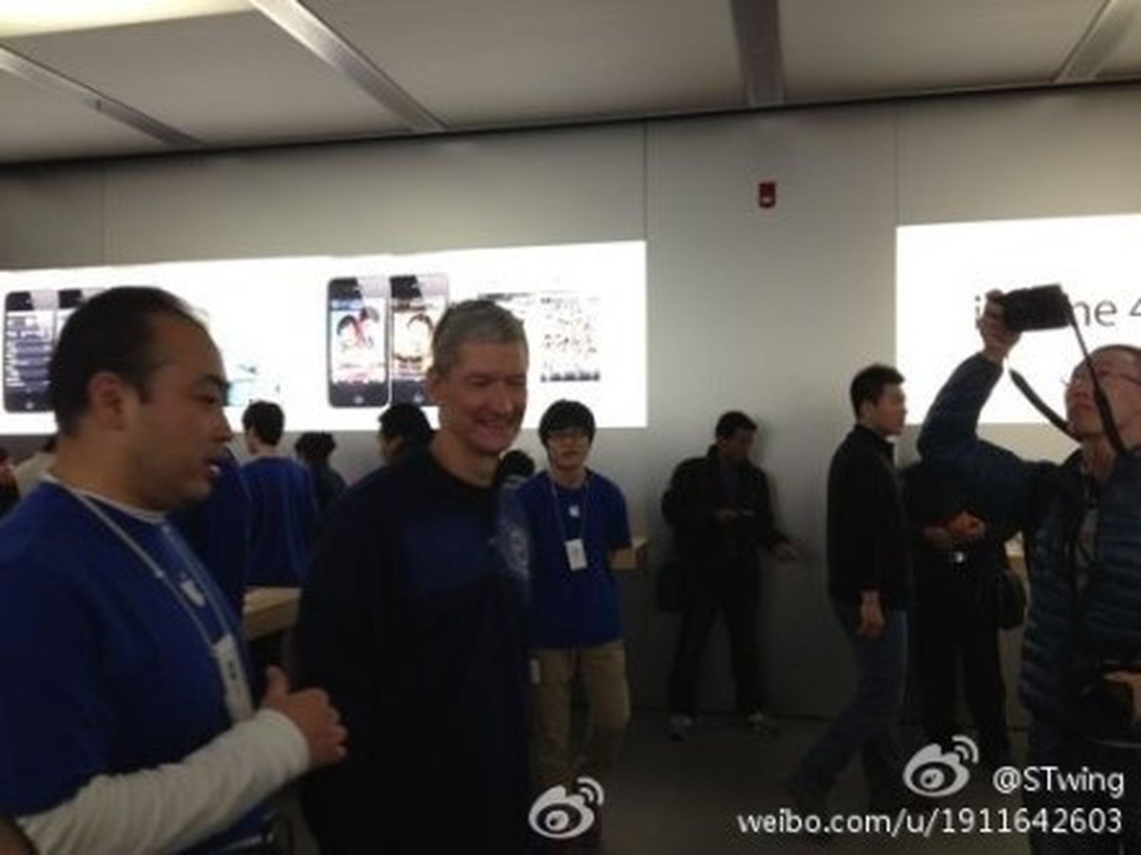 Tim Cook Shows Up in Beijing, Reportedly Meeting with Carrier Partners ...