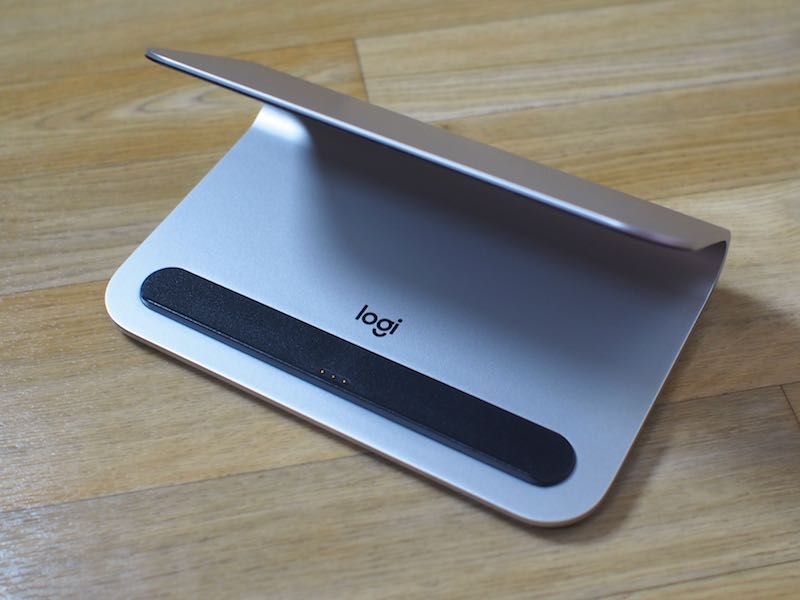 Logitech's 'Logi BASE' Stand Charges the iPad Pro Using the Smart ...